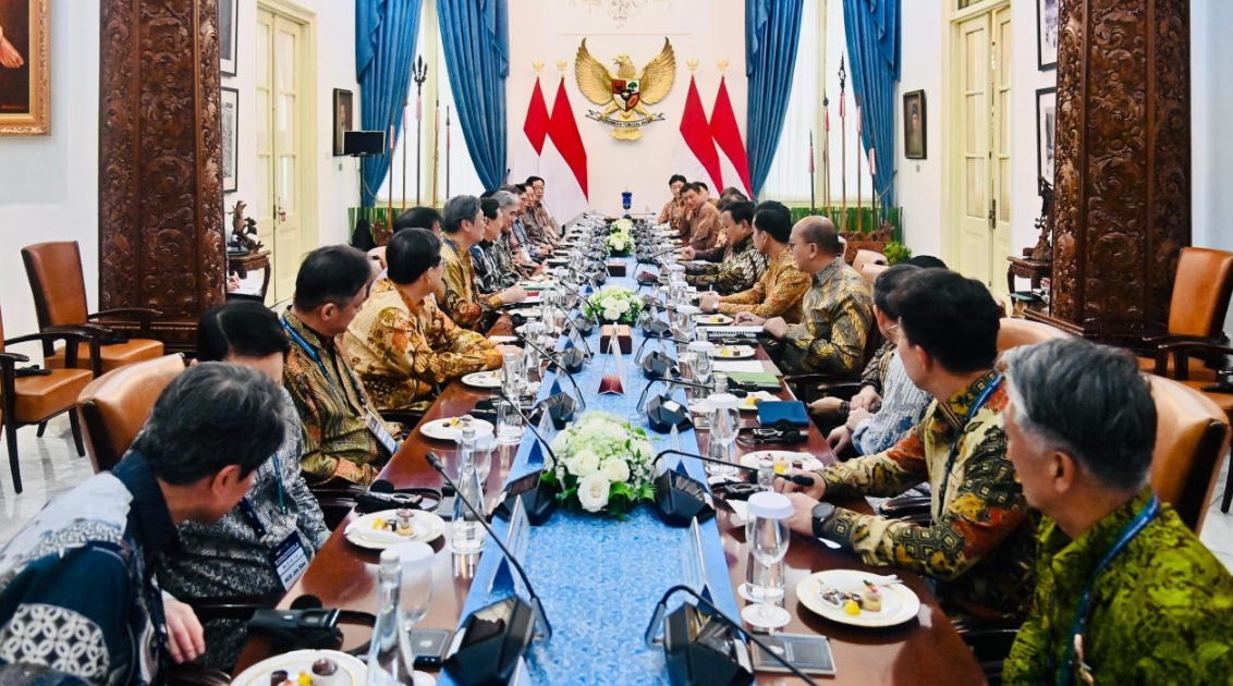 Di Istana, Delegasi FKI dan Presiden Prabowo Saling Sapa dan Sepakat Perkuat Investasi Strategis ...